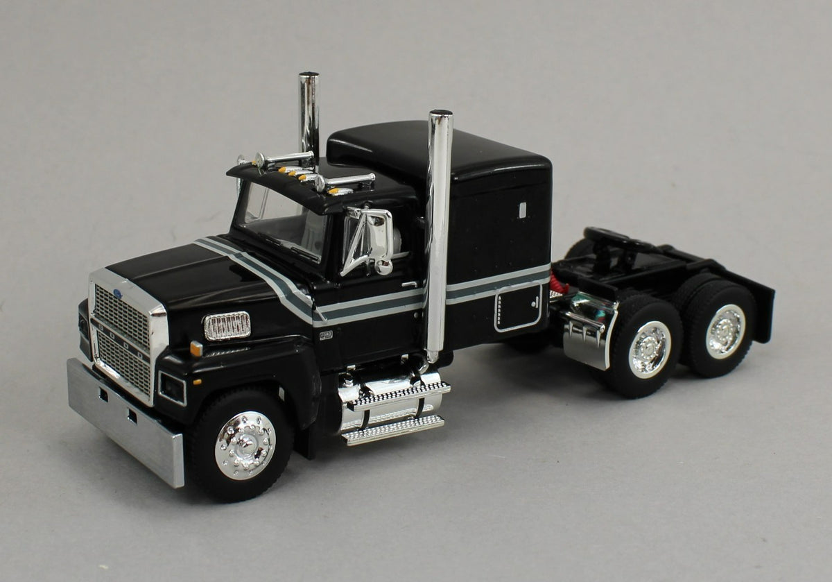 DCP 1:64 *BLACK* FORD LTL 9000 60" Flattop Sleeper Semi Truck *NEW ...