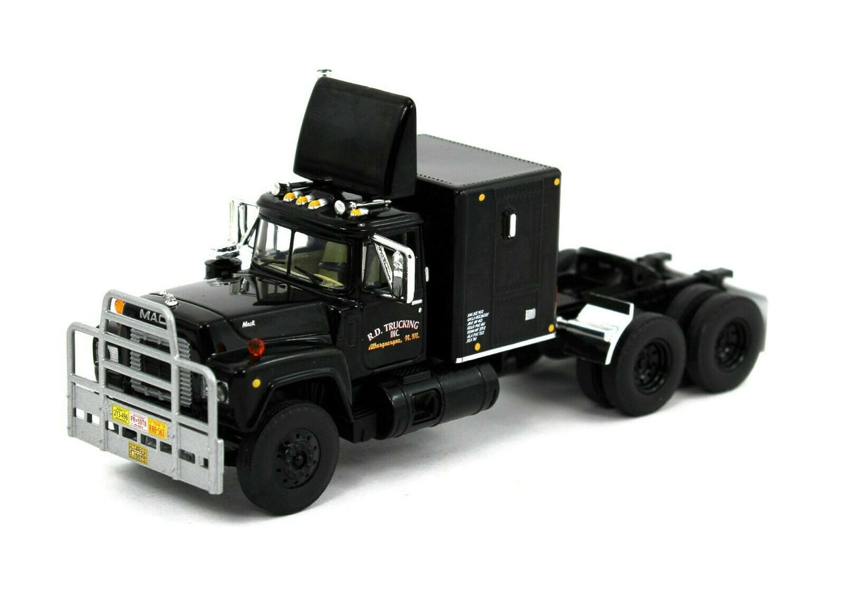 2022 DCP 1:64 *CONVOY* RUBBER DUCK Mack R Model R.D Trucking CW McCall ...