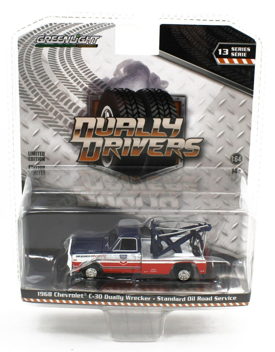 1:64 GreenLight *DUALLY DRIVERS 13* STANDARD 1968 Chevrolet C30 Tow Tr ...